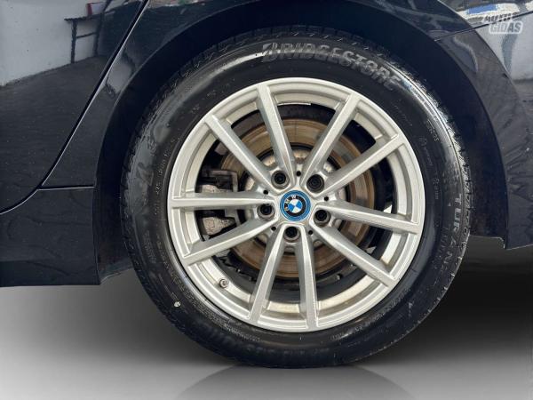 Melns BMW 320 2022 Kauņa, ar dzinēja tilpumu 2.00 L un nobraukumu 88 tūkst. km par 27929 €, foto 10 vietnē AUTOMOTO.COM.LV