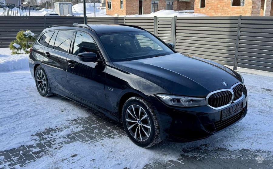 Melns BMW 320 2022 Viļņa, ar dzinēja tilpumu 2.00 L un nobraukumu 147 tūkst. km par 23290 €, foto 2 vietnē AUTOMOTO.COM.LV