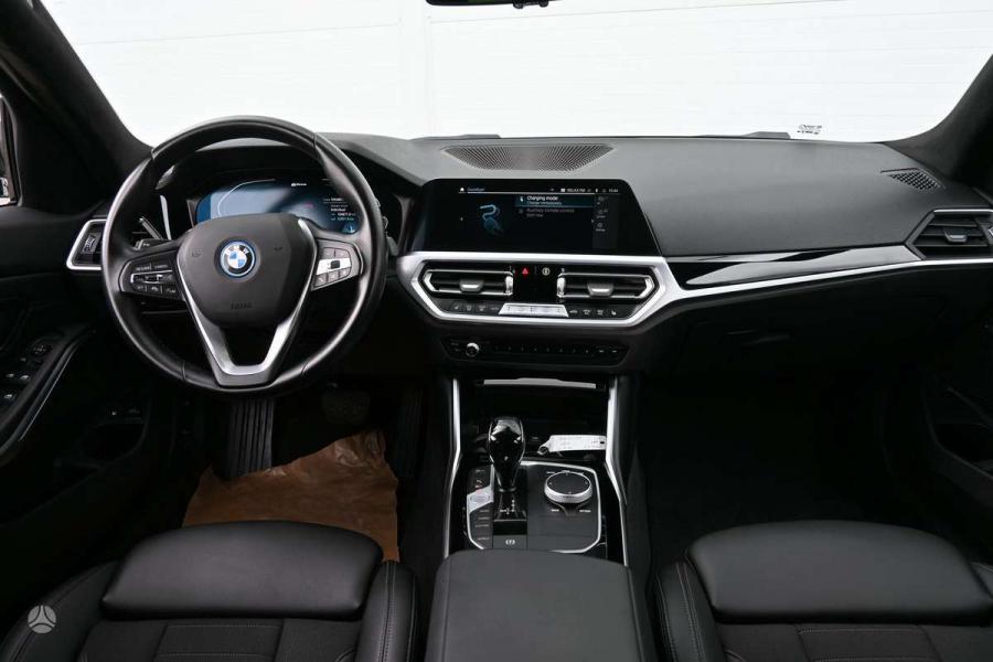 Melns BMW 320 2022 Kretinga, ar dzinēja tilpumu 2.00 L un nobraukumu 105 tūkst. km par 24499 €, foto 32 vietnē AUTOMOTO.COM.LV