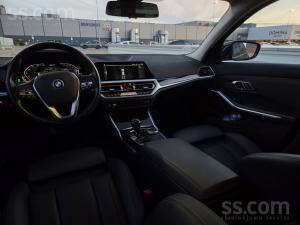 Melns BMW 320 2022 Rīga, ar dzinēja tilpumu 2.00 L un nobraukumu 150 tūkst. km par 19500 €, foto 7 vietnē AUTOMOTO.COM.LV