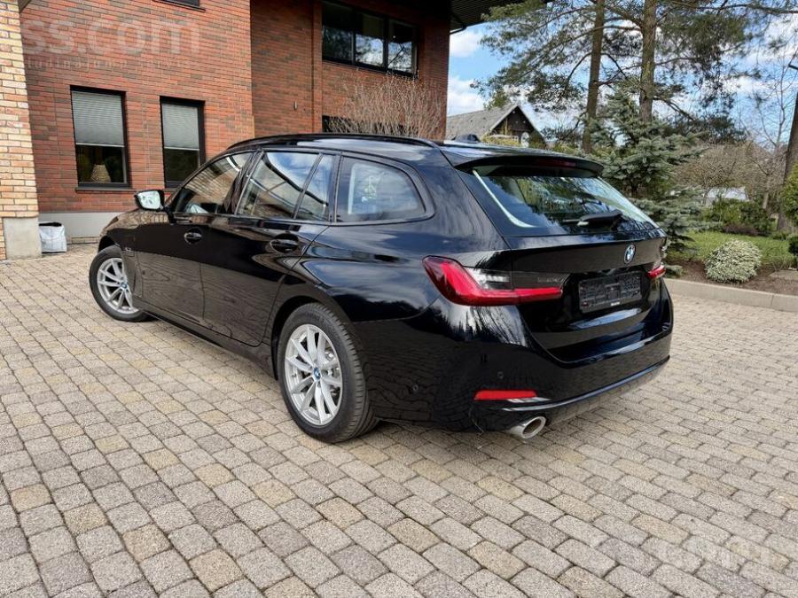 Black BMW 320 2022 in Saldus, with an engine capacity of 2.00 L and mileage of 124 thousand km for 23000 €, photo 4 on AUTOMOTO.COM.LV