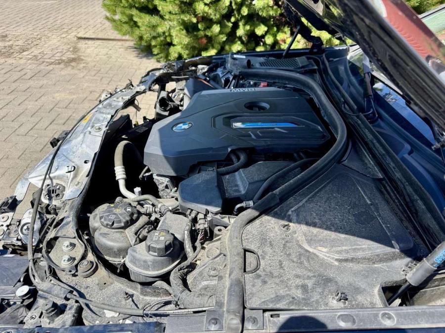 Black BMW 320 2022 in Prienai, with an engine capacity of 2.00 L and mileage of 93 thousand km for 8999 €, photo 16 on AUTOMOTO.COM.LV