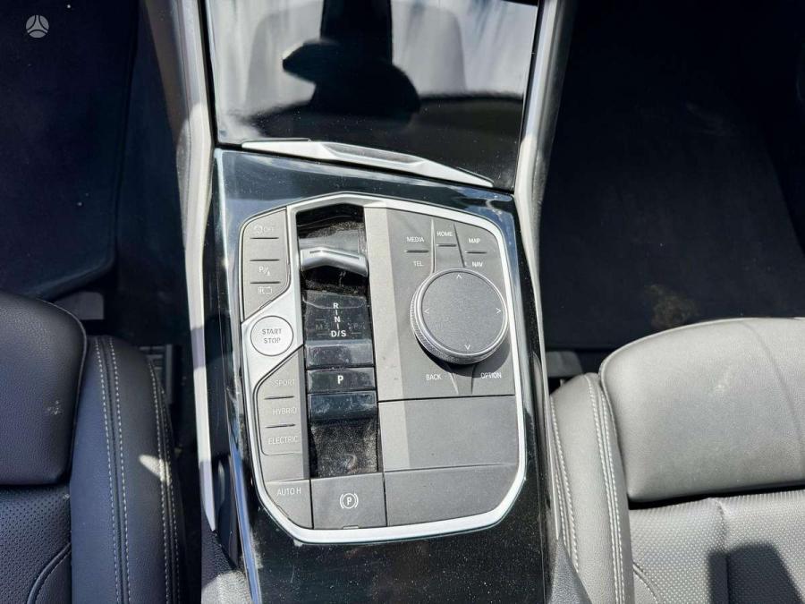 Black BMW 320 2022 in Prienai, with an engine capacity of 2.00 L and mileage of 93 thousand km for 8999 €, photo 22 on AUTOMOTO.COM.LV