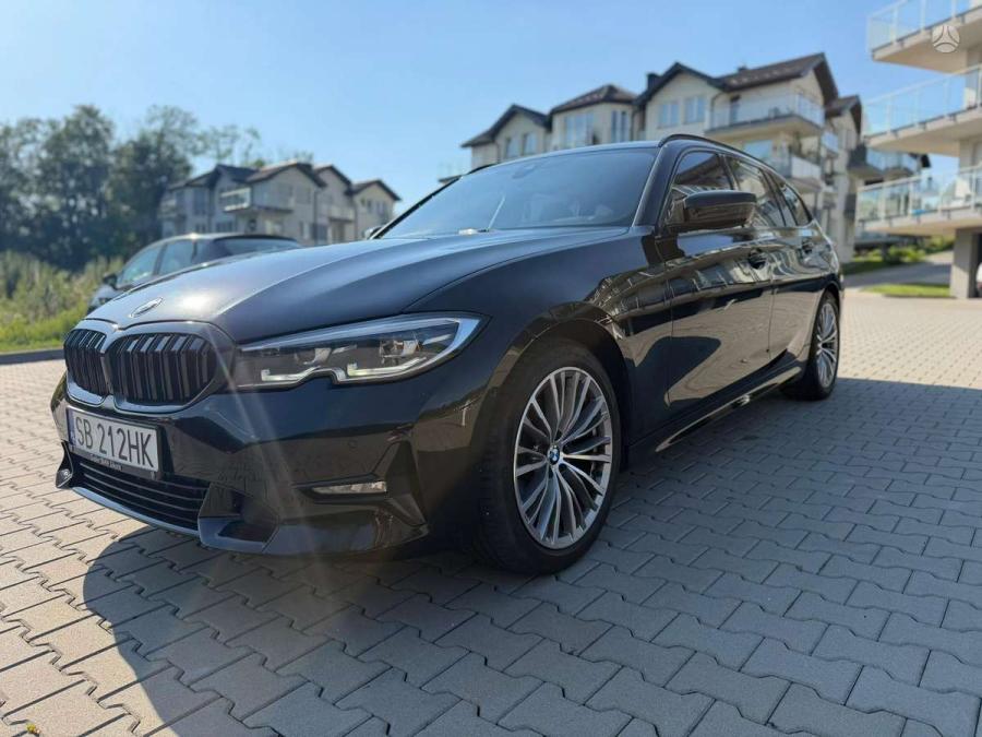 Black BMW 320 2022 in Vilnius, with an engine capacity of 2.00 L and mileage of 130 thousand km for 24000 €, photo 4 on AUTOMOTO.COM.LV
