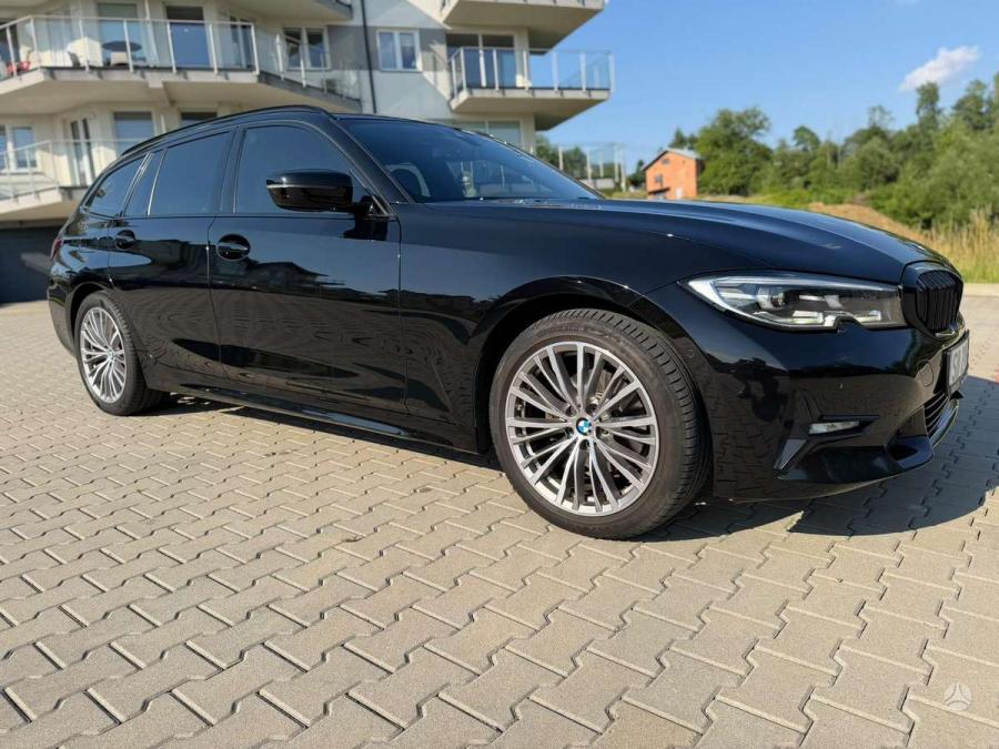 Black BMW 320 2022 in Vilnius, with an engine capacity of 2.00 L and mileage of 130 thousand km for 24000 €, photo 11 on AUTOMOTO.COM.LV