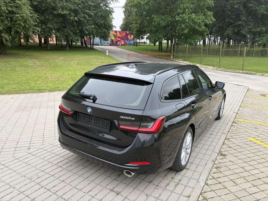 Black BMW 320 2022 in Marijampole, with an engine capacity of 2.00 L and mileage of 123 thousand km for 22900 €, photo 10 on AUTOMOTO.COM.LV