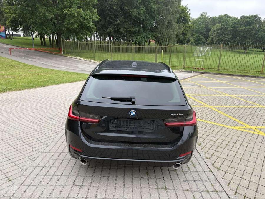 Black BMW 320 2022 in Marijampole, with an engine capacity of 2.00 L and mileage of 123 thousand km for 22900 €, photo 12 on AUTOMOTO.COM.LV