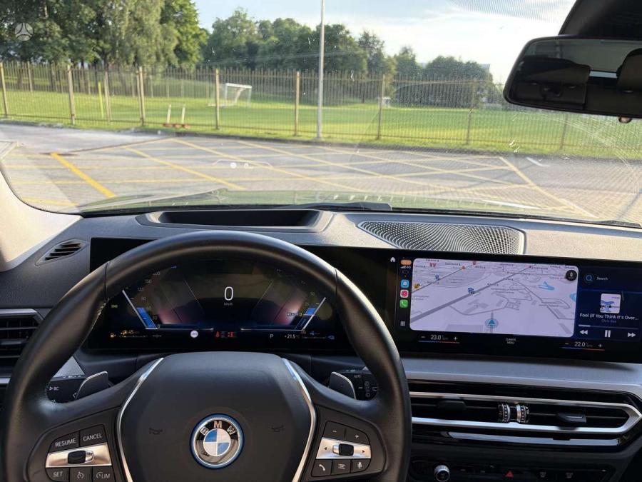 Black BMW 320 2022 in Marijampole, with an engine capacity of 2.00 L and mileage of 123 thousand km for 22900 €, photo 27 on AUTOMOTO.COM.LV