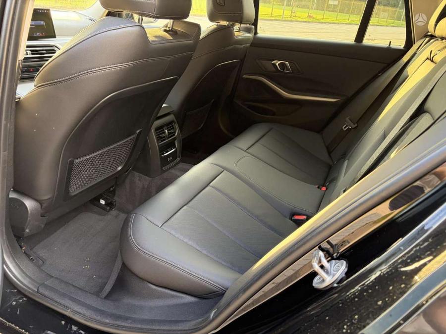 Black BMW 320 2022 in Marijampole, with an engine capacity of 2.00 L and mileage of 123 thousand km for 22900 €, photo 34 on AUTOMOTO.COM.LV