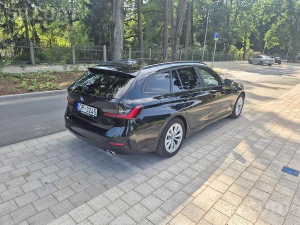 Black BMW 320 2022 in Riga, with an engine capacity of 2.00 L and mileage of 173 thousand km for 19900 €, photo 4 on AUTOMOTO.COM.LV