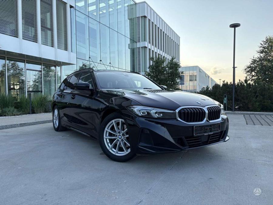 Black BMW 320 2022 in Vilnius, with an engine capacity of 2.00 L and mileage of 199 thousand km for 20500 €, photo 1 on AUTOMOTO.COM.LV