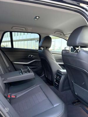 Black BMW 320 2022 in Vilnius, with an engine capacity of 2.00 L and mileage of 199 thousand km for 20500 €, photo 20 on AUTOMOTO.COM.LV