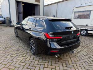 Black BMW 320 2022 in Kaunas, with an engine capacity of 2.00 L and mileage of 118 thousand km for 14600 €, photo 4 on AUTOMOTO.COM.LV
