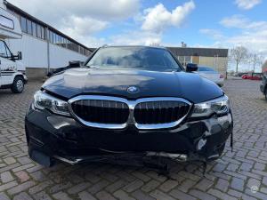 Black BMW 320 2022 in Kaunas, with an engine capacity of 2.00 L and mileage of 118 thousand km for 14600 €, photo 6 on AUTOMOTO.COM.LV