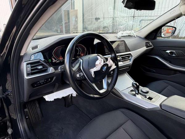 Black BMW 320 2022 in Kaunas, with an engine capacity of 2.00 L and mileage of 118 thousand km for 14600 €, photo 6 on AUTOMOTO.COM.LV