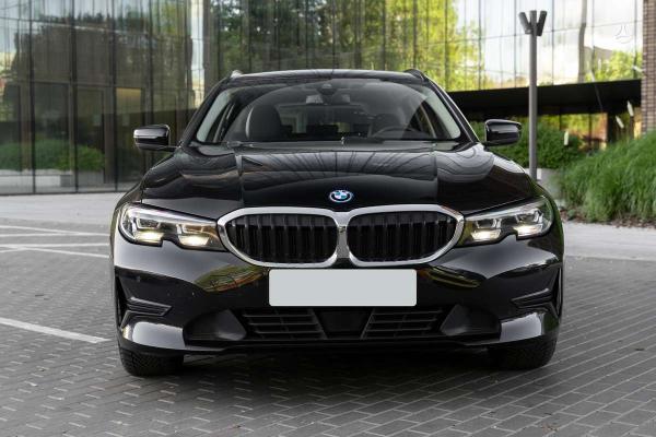 Melns BMW 320 2022 Viļņa, ar dzinēja tilpumu 2.00 L un nobraukumu 112 tūkst. km par 20950 €, foto 4 vietnē AUTOMOTO.COM.LV