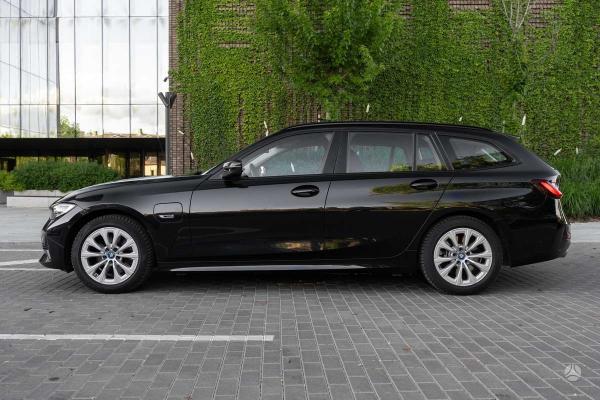Melns BMW 320 2022 Viļņa, ar dzinēja tilpumu 2.00 L un nobraukumu 112 tūkst. km par 20950 €, foto 7 vietnē AUTOMOTO.COM.LV