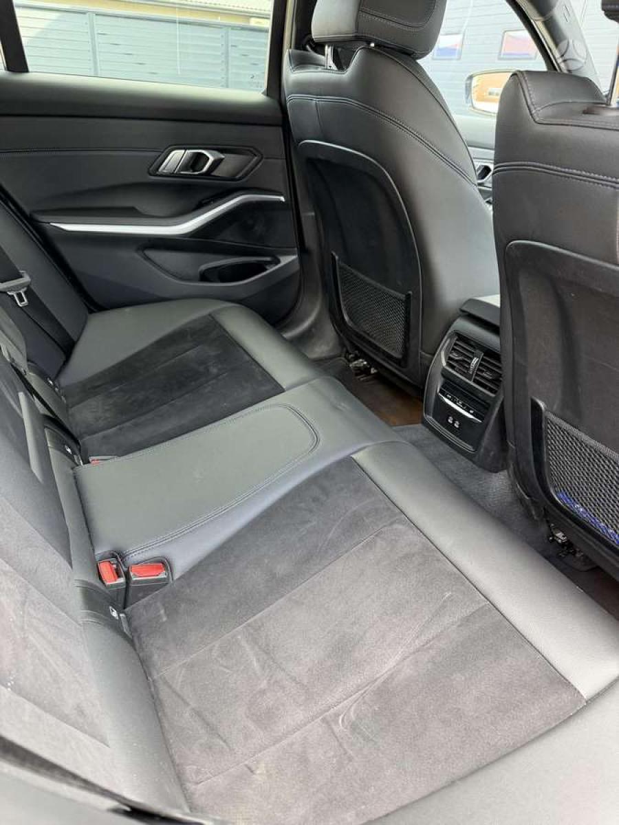 Black BMW 320 2022 in Kaunas, with an engine capacity of 2.00 L and mileage of 125 thousand km for 12450 €, photo 7 on AUTOMOTO.COM.LV