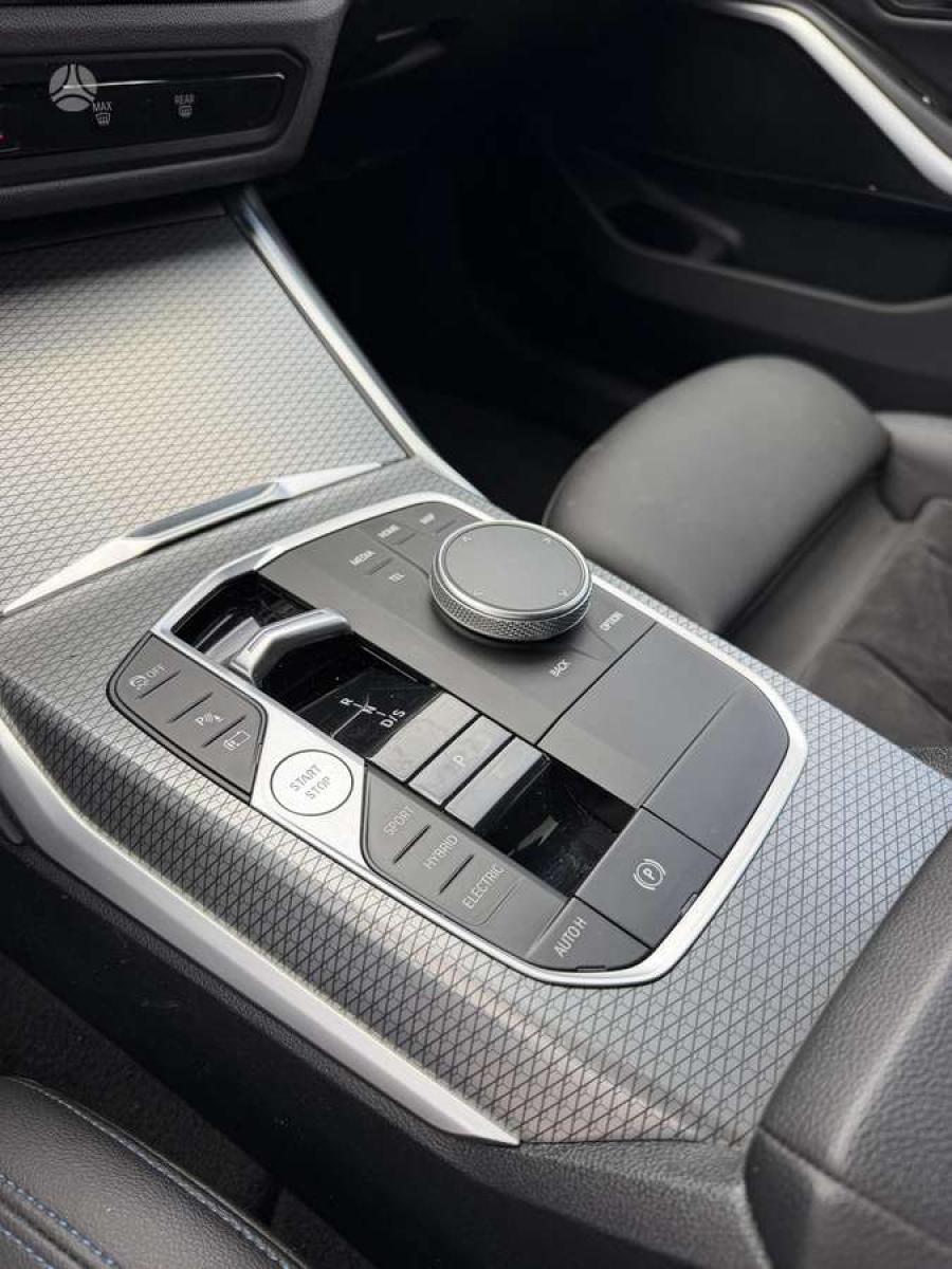 Black BMW 320 2022 in Kaunas, with an engine capacity of 2.00 L and mileage of 125 thousand km for 12450 €, photo 8 on AUTOMOTO.COM.LV