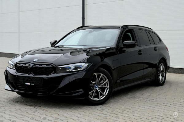 Black BMW 320 2022 in Kretinga, with an engine capacity of 2.00 L and mileage of 105 thousand km for 23499 €, photo 4 on AUTOMOTO.COM.LV