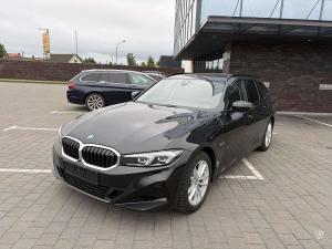 Black BMW 320 2022 in Marijampole, with an engine capacity of 2.00 L and mileage of 123 thousand km for 21900 €, photo 1 on AUTOMOTO.COM.LV
