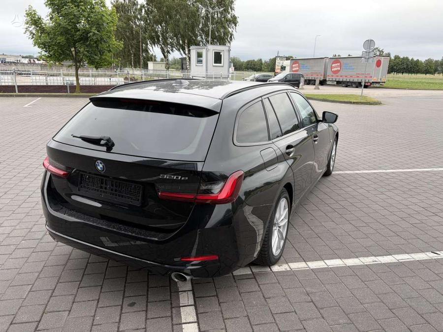 Black BMW 320 2022 in Marijampole, with an engine capacity of 2.00 L and mileage of 123 thousand km for 21900 €, photo 10 on AUTOMOTO.COM.LV