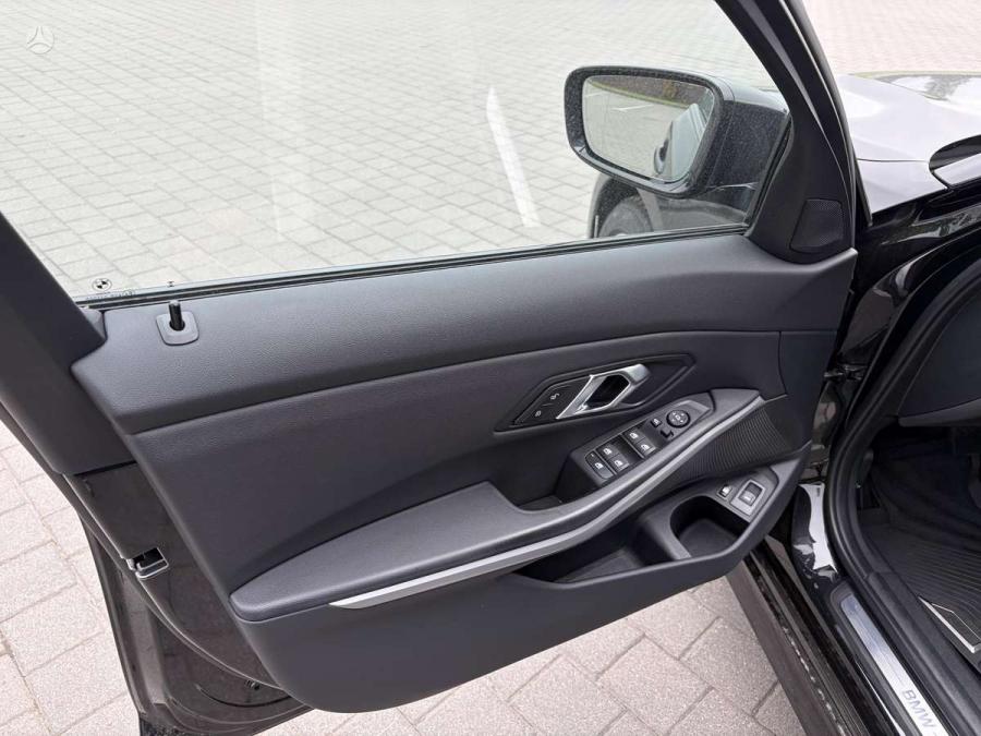 Black BMW 320 2022 in Marijampole, with an engine capacity of 2.00 L and mileage of 123 thousand km for 21900 €, photo 17 on AUTOMOTO.COM.LV