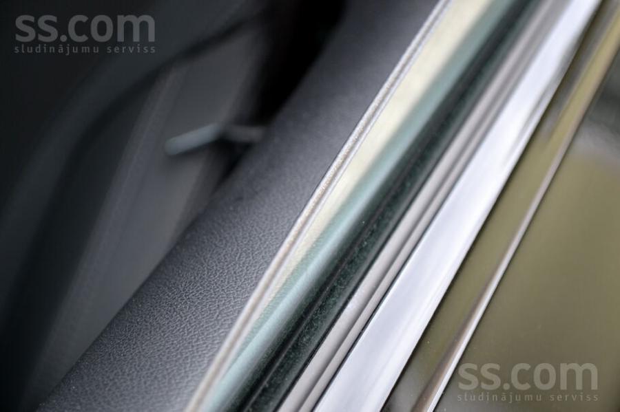 Black BMW 320 2022 in Tukums, with an engine capacity of 2.00 L and mileage of 198 thousand km for 21490 €, photo 26 on AUTOMOTO.COM.LV