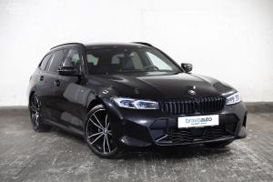 Black BMW 320 2023 in Vilnius, with an engine capacity of 2.00 L and mileage of 88 thousand km for 36441 €, photo 3 on AUTOMOTO.COM.LV