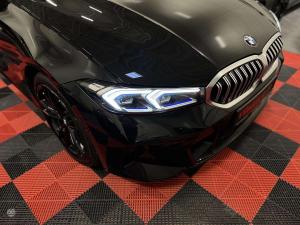 Black BMW 320 2023 in Vilnius, with an engine capacity of 2.00 L and mileage of 130 thousand km for 32499 €, photo 9 on AUTOMOTO.COM.LV
