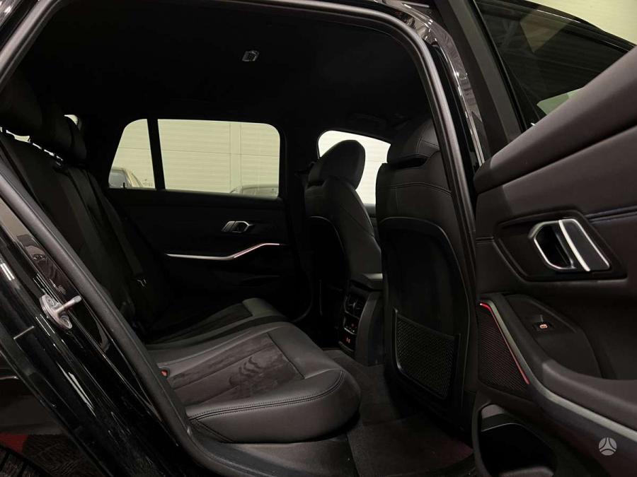 Black BMW 320 2023 in Vilnius, with an engine capacity of 2.00 L and mileage of 130 thousand km for 32499 €, photo 36 on AUTOMOTO.COM.LV