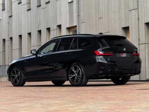 Black BMW 320 2023 in Riga, with an engine capacity of 2.00 L and mileage of 149 thousand km for 27300 €, photo 3 on AUTOMOTO.COM.LV