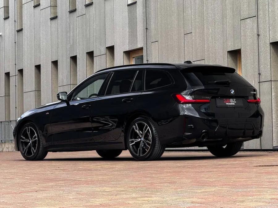 Black BMW 320 2023 in Riga, with an engine capacity of 2.00 L and mileage of 149 thousand km for 27300 €, photo 3 on AUTOMOTO.COM.LV