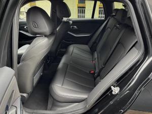 Black BMW 320 2023 in Riga, with an engine capacity of 2.00 L and mileage of 149 thousand km for 27300 €, photo 28 on AUTOMOTO.COM.LV