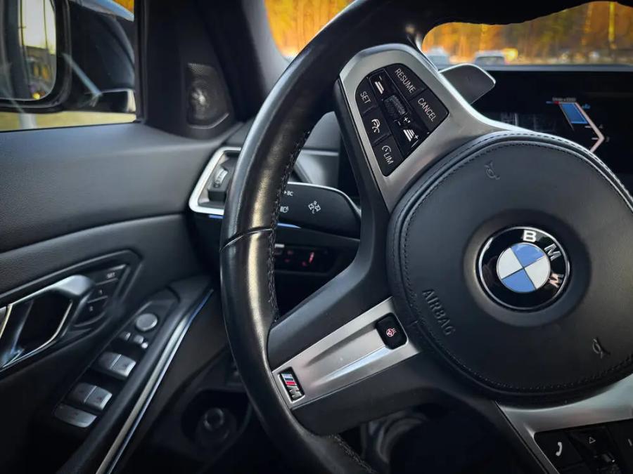 Black BMW 320 2023 in Riga, with an engine capacity of 2.00 L and mileage of 155 thousand km for 25500 €, photo 15 on AUTOMOTO.COM.LV