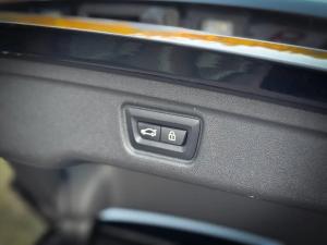 Black BMW 320 2023 in Riga, with an engine capacity of 2.00 L and mileage of 155 thousand km for 25500 €, photo 42 on AUTOMOTO.COM.LV