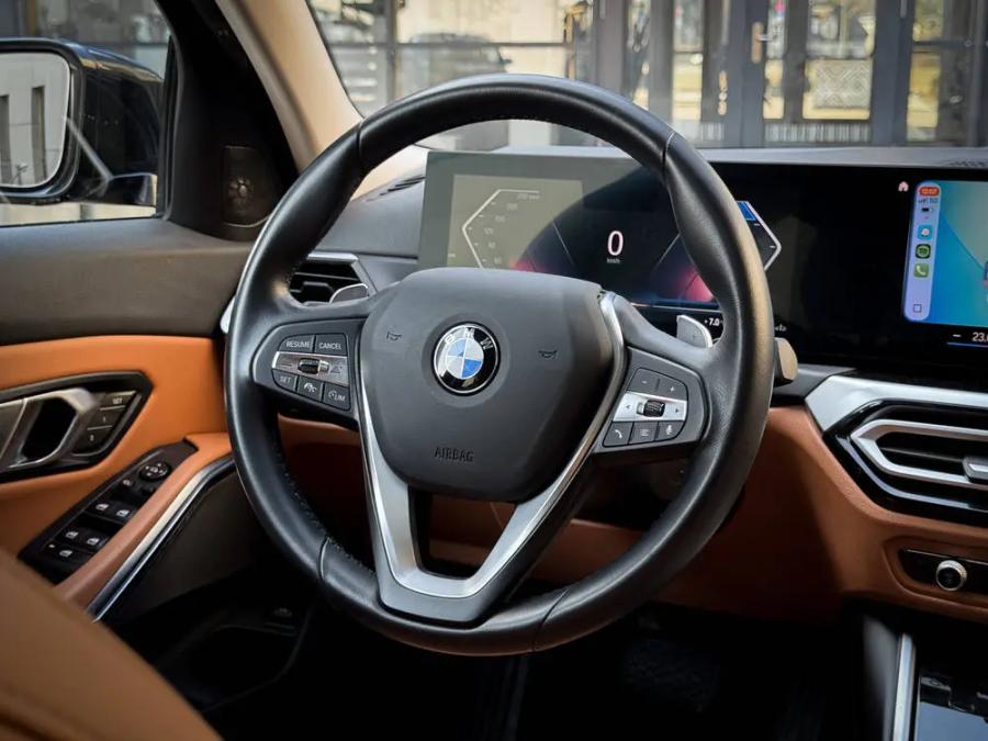 Black BMW 320 2023 in Riga, with an engine capacity of 2.00 L and mileage of 152 thousand km for 26500 €, photo 22 on AUTOMOTO.COM.LV