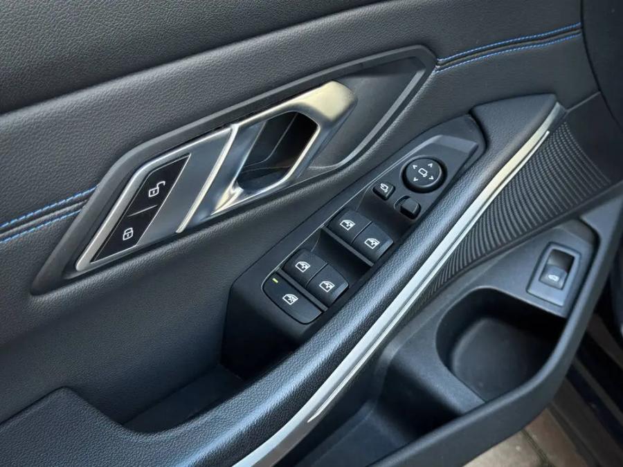 Melns BMW 320 2023 Rīga, ar dzinēja tilpumu 2.00 L un nobraukumu 179 tūkst. km par 26500 €, foto 23 vietnē AUTOMOTO.COM.LV