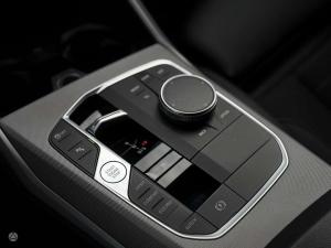 Black BMW 320 2023 in Vilnius, with an engine capacity of 2.00 L and mileage of 109 thousand km for 21999 €, photo 10 on AUTOMOTO.COM.LV