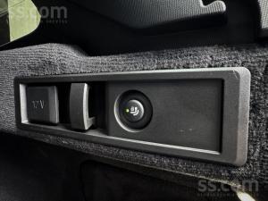 Black BMW 320 2023 in Riga, with an engine capacity of 2.00 L and mileage of 28 thousand km for 34800 €, photo 26 on AUTOMOTO.COM.LV