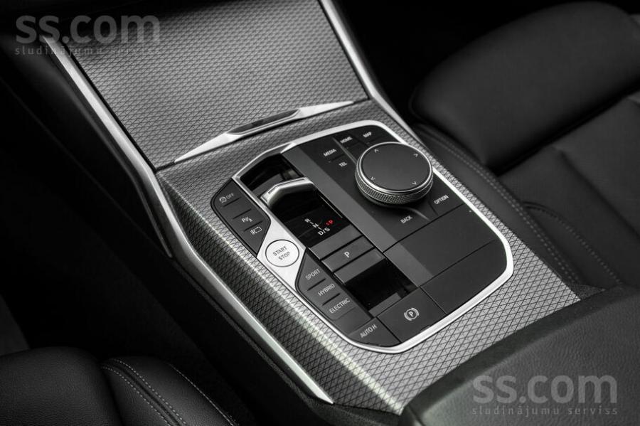 Melns BMW 320 2023 Rīga, ar dzinēja tilpumu 2.00 L un nobraukumu 193 tūkst. km par 24490 €, foto 26 vietnē AUTOMOTO.COM.LV