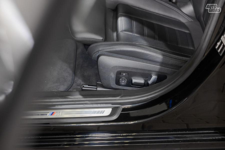 Black BMW 320 2023 in Vilnius, with an engine capacity of 2.00 L and mileage of 88 thousand km for 32988 €, photo 19 on AUTOMOTO.COM.LV