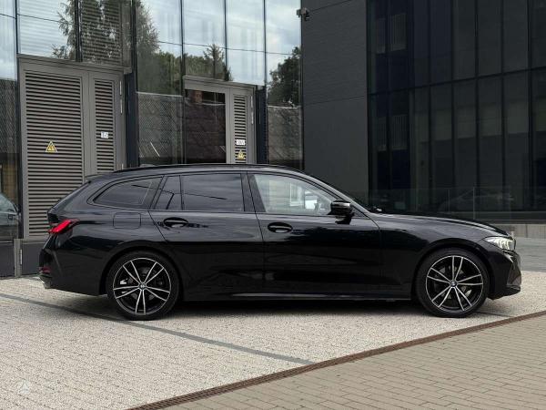 Black BMW 320 2023 in Vilnius, with an engine capacity of 2.00 L and mileage of 114 thousand km for 19999 €, photo 2 on AUTOMOTO.COM.LV