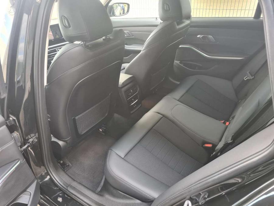 Melns BMW 320 2023 Šauļi, ar dzinēja tilpumu 2.00 L un nobraukumu 177 tūkst. km par 24950 €, foto 21 vietnē AUTOMOTO.COM.LV