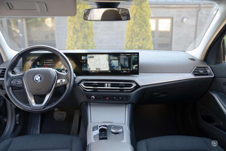 Melns BMW 320 2023 Kėdainiai, ar dzinēja tilpumu 2.00 L un nobraukumu 52 tūkst. km par 26900 €, foto 13 vietnē AUTOMOTO.COM.LV