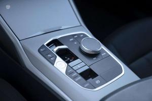 Melns BMW 320 2023 Kėdainiai, ar dzinēja tilpumu 2.00 L un nobraukumu 52 tūkst. km par 26900 €, foto 20 vietnē AUTOMOTO.COM.LV