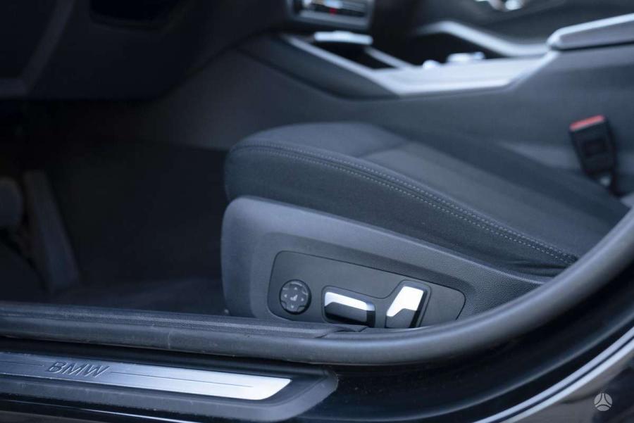 Melns BMW 320 2023 Kėdainiai, ar dzinēja tilpumu 2.00 L un nobraukumu 52 tūkst. km par 26900 €, foto 22 vietnē AUTOMOTO.COM.LV