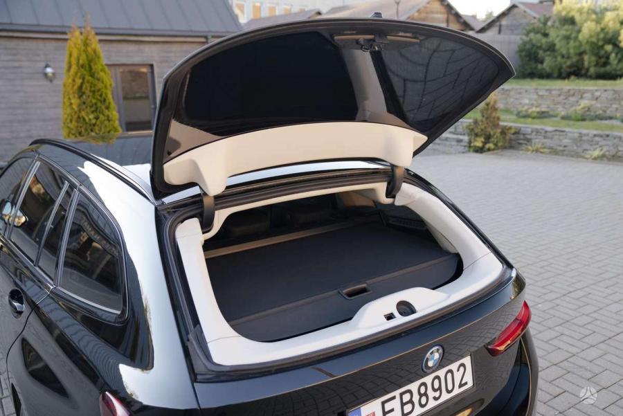 Melns BMW 320 2023 Kėdainiai, ar dzinēja tilpumu 2.00 L un nobraukumu 52 tūkst. km par 26900 €, foto 24 vietnē AUTOMOTO.COM.LV