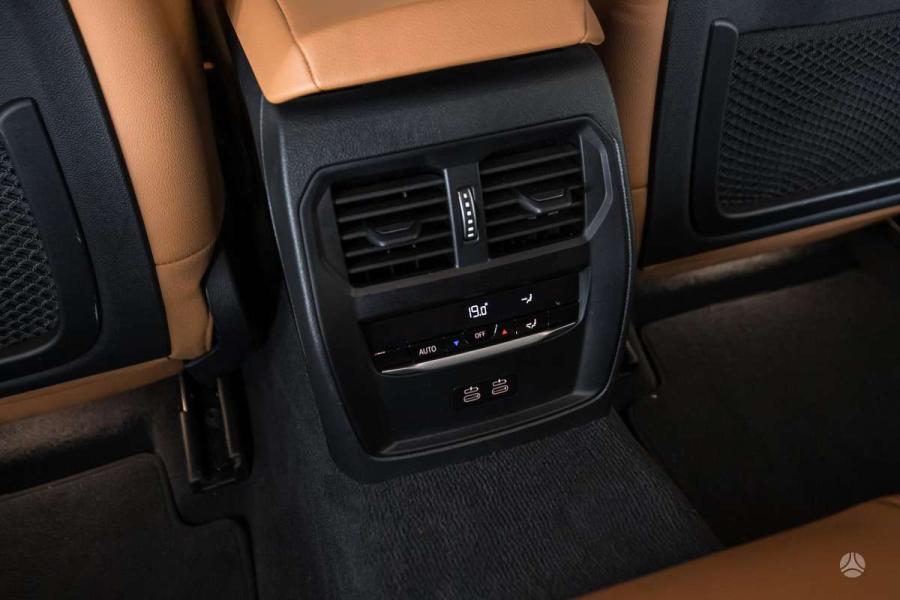 Melns BMW 320 2023 Tukums, ar dzinēja tilpumu 2.00 L un nobraukumu 135 tūkst. km par 28990 €, foto 24 vietnē AUTOMOTO.COM.LV