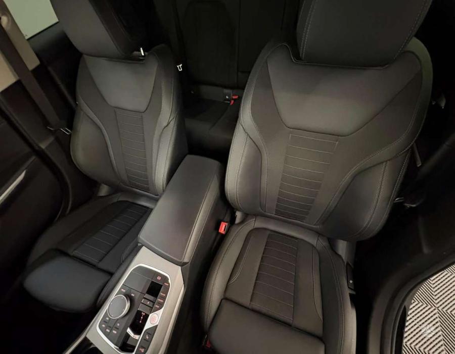 Melns BMW 320 2023 Marijampole, ar dzinēja tilpumu 2.00 L un nobraukumu 199 tūkst. km par 20950 €, foto 24 vietnē AUTOMOTO.COM.LV